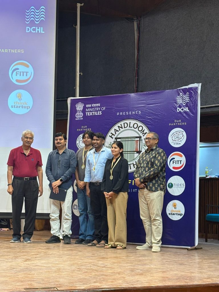 UoH Scholar Wins Big: Diksha Rai Secures 1st Prize in National Handloom ...